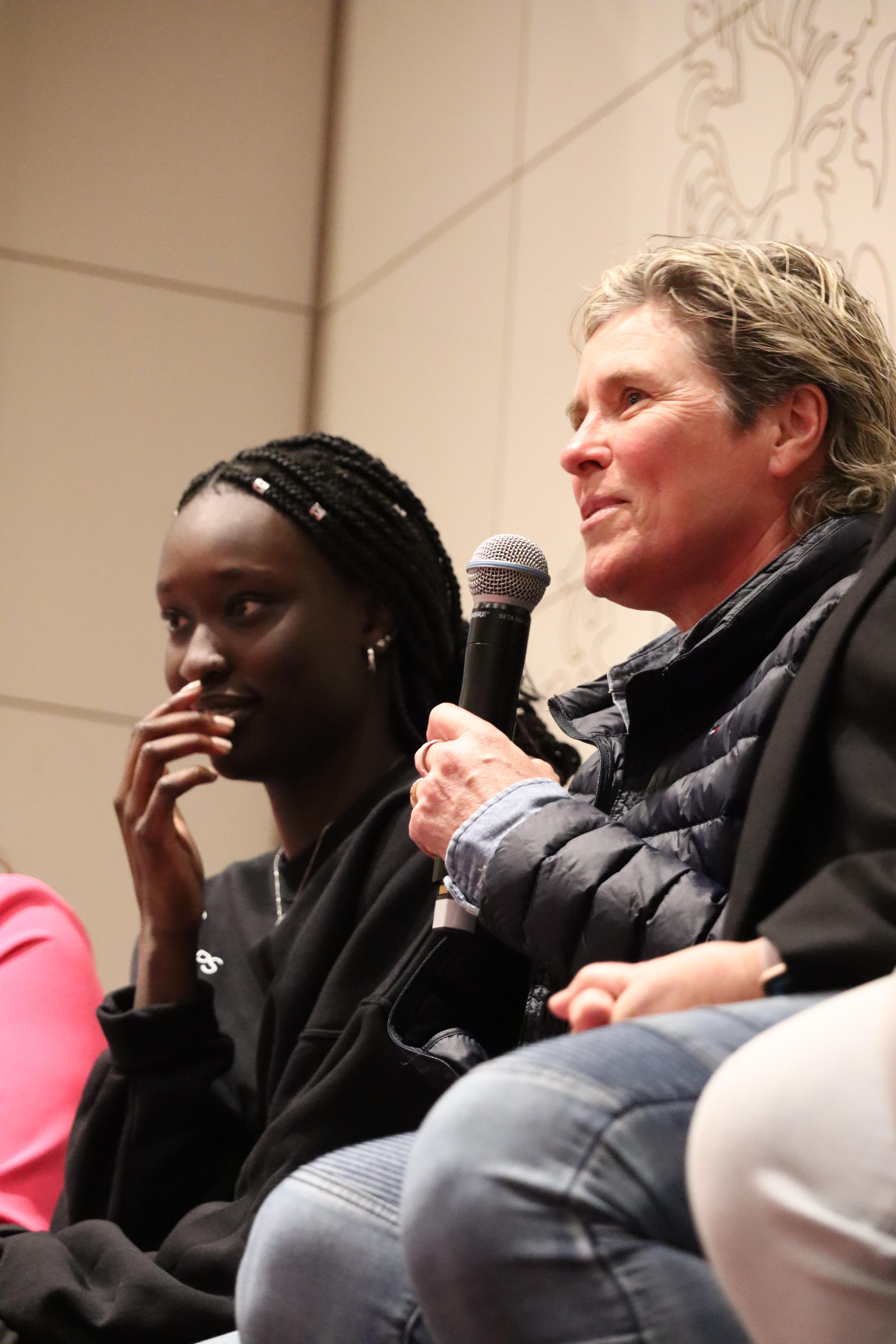 Huddle Up - She Hoops x Basketball Victoria